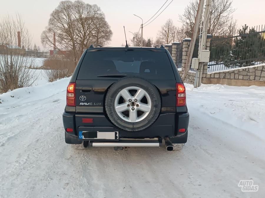 Melns Toyota RAV4 2005 Šauļi, ar dzinēja tilpumu 2.00 L un nobraukumu 320 tūkst. km par 3750 €, foto 4 vietnē AUTOMOTO.COM.LV