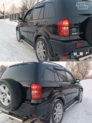 Melns Toyota RAV4 2005 Šauļi, ar dzinēja tilpumu 2.00 L un nobraukumu 320 tūkst. km par 3750 €, foto 8 vietnē AUTOMOTO.COM.LV