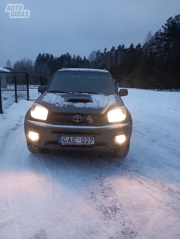 Melns Toyota RAV4 2005 Varėna, ar dzinēja tilpumu 2.00 L un nobraukumu 269 tūkst. km par 3150 €, foto 1 vietnē AUTOMOTO.COM.LV