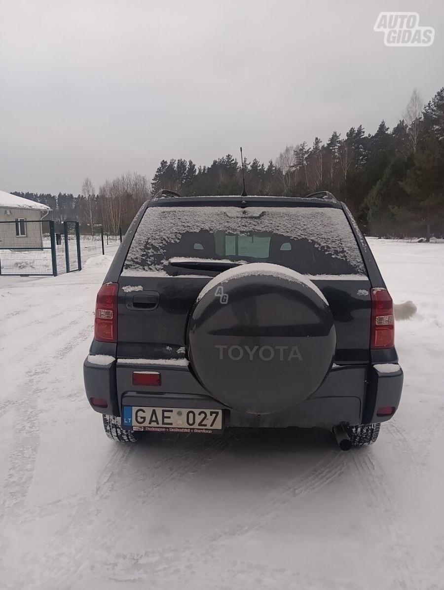 Black Toyota RAV4 2005 in Varena, with an engine capacity of 2.00 L and mileage of 269 thousand km for 3150 €, photo 4 on AUTOMOTO.COM.LV