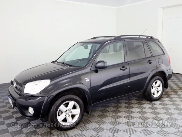 Melns Toyota RAV4 2005 Tallina, ar dzinēja tilpumu 2.00 L un nobraukumu 153 tūkst. km par 3699 €, foto 2 vietnē AUTOMOTO.COM.LV