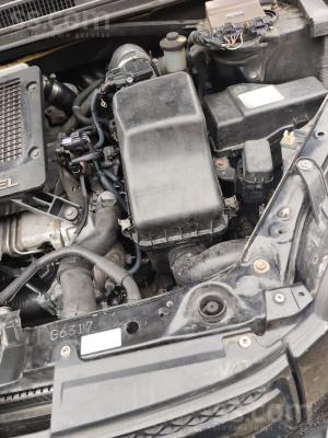 Black Toyota RAV4 2005 in Jelgava, with an engine capacity of 2.00 L and mileage of 264 thousand km for 3950 €, photo 8 on AUTOMOTO.COM.LV