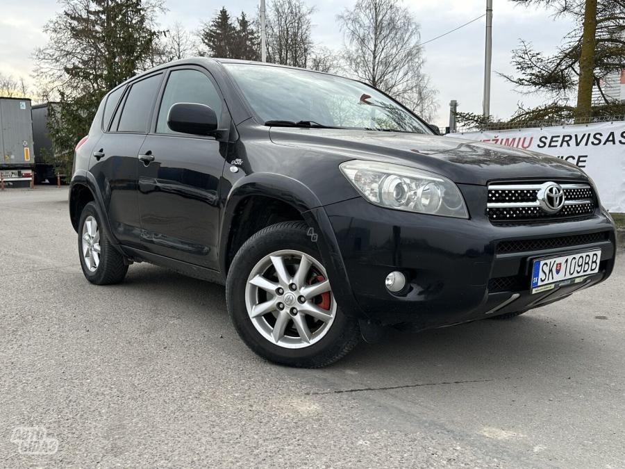 Black Toyota RAV4 2006 in Marijampole, with an engine capacity of 2.20 L and mileage of 282 thousand km for 2950 €, photo 1 on AUTOMOTO.COM.LV