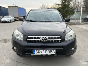 Black Toyota RAV4 2006 in Marijampole, with an engine capacity of 2.20 L and mileage of 282 thousand km for 2950 €, photo 3 on AUTOMOTO.COM.LV