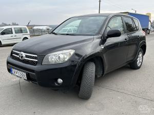 Black Toyota RAV4 2006 in Marijampole, with an engine capacity of 2.20 L and mileage of 282 thousand km for 2950 €, photo 4 on AUTOMOTO.COM.LV