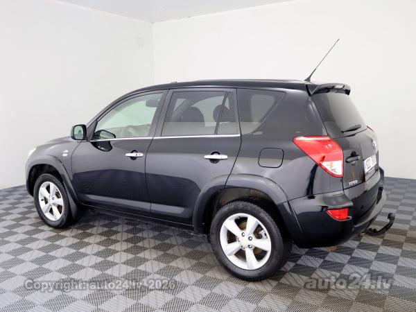 Melns Toyota RAV4 2006 Tallina, ar dzinēja tilpumu 2.20 L un nobraukumu 325 tūkst. km par 2999 €, foto 4 vietnē AUTOMOTO.COM.LV