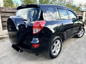 Black Toyota RAV4 2006 in Vilnius, with an engine capacity of 2.20 L and mileage of 300 thousand km for 4590 €, photo  on AUTOMOTO.COM.LV