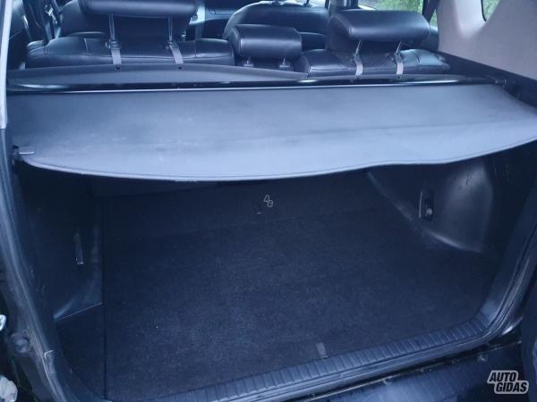 Black Toyota RAV4 2006 in Vilnius, with an engine capacity of 2.20 L and mileage of 300 thousand km for 4590 €, photo 8 on AUTOMOTO.COM.LV