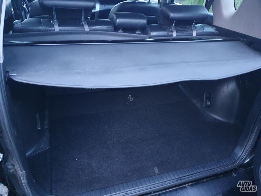 Black Toyota RAV4 2006 in Vilnius, with an engine capacity of 2.20 L and mileage of 300 thousand km for 4590 €, photo 9 on AUTOMOTO.COM.LV