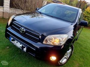 Black Toyota RAV4 2006 in Vilnius, with an engine capacity of 2.20 L and mileage of 300 thousand km for 4590 €, photo 19 on AUTOMOTO.COM.LV