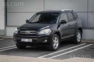 Melns Toyota RAV4 2006 Rīga, ar dzinēja tilpumu 2.20 L un nobraukumu 0 tūkst. km par 4500 €, foto  vietnē AUTOMOTO.COM.LV