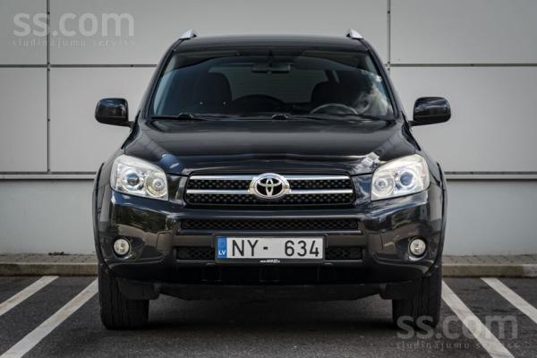Black Toyota RAV4 2006 in Riga, with an engine capacity of 2.20 L and mileage of 0 thousand km for 4500 €, photo 2 on AUTOMOTO.COM.LV