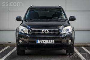 Black Toyota RAV4 2006 in Riga, with an engine capacity of 2.20 L and mileage of 0 thousand km for 4500 €, photo 3 on AUTOMOTO.COM.LV