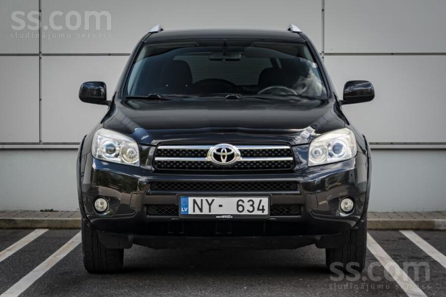 Black Toyota RAV4 2006 in Riga, with an engine capacity of 2.20 L and mileage of 0 thousand km for 4500 €, photo 3 on AUTOMOTO.COM.LV