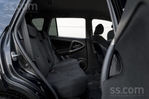 Black Toyota RAV4 2006 in Riga, with an engine capacity of 2.20 L and mileage of 0 thousand km for 4500 €, photo 12 on AUTOMOTO.COM.LV