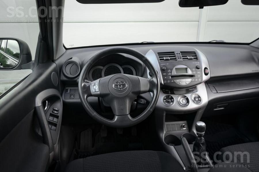 Black Toyota RAV4 2006 in Riga, with an engine capacity of 2.20 L and mileage of 0 thousand km for 4500 €, photo 16 on AUTOMOTO.COM.LV