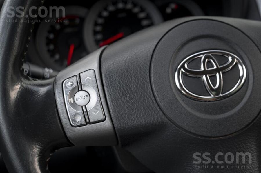 Black Toyota RAV4 2006 in Riga, with an engine capacity of 2.20 L and mileage of 0 thousand km for 4500 €, photo 18 on AUTOMOTO.COM.LV