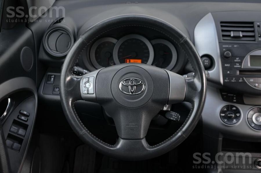 Black Toyota RAV4 2006 in Riga, with an engine capacity of 2.20 L and mileage of 0 thousand km for 4500 €, photo 19 on AUTOMOTO.COM.LV