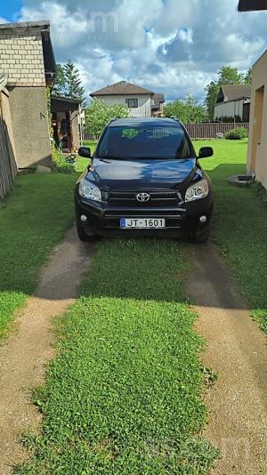 Black Toyota RAV4 2006 in Liepaja, with an engine capacity of 2.20 L and mileage of 324 thousand km for 4440 €, photo  on AUTOMOTO.COM.LV