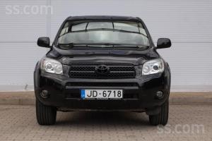 Black Toyota RAV4 2006 in Riga, with an engine capacity of 2.20 L and mileage of 0 thousand km for 1995 €, photo 3 on AUTOMOTO.COM.LV