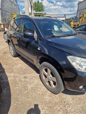 Black Toyota RAV4 2006 in Daugavpils, with an engine capacity of 2.20 L and mileage of 288 thousand km for 2300 €, photo  on AUTOMOTO.COM.LV