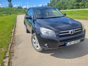 Melns Toyota RAV4 2006 Preiļi, ar dzinēja tilpumu 2.20 L un nobraukumu 560 tūkst. km par 1500 €, foto 4 vietnē AUTOMOTO.COM.LV