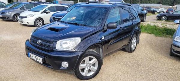 Black Toyota RAV4 2006 in Riga, with an engine capacity of 2.00 L and mileage of 370 thousand km for 2990 €, photo 5 on AUTOMOTO.COM.LV