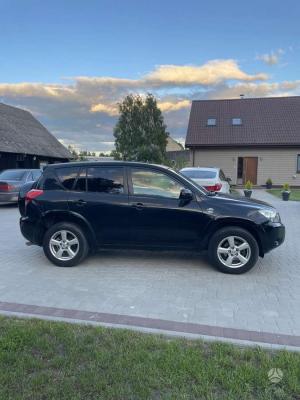 Melns Toyota RAV4 2006 Kėdainiai, ar dzinēja tilpumu 2.20 L un nobraukumu 200 tūkst. km par 4200 €, foto 4 vietnē AUTOMOTO.COM.LV