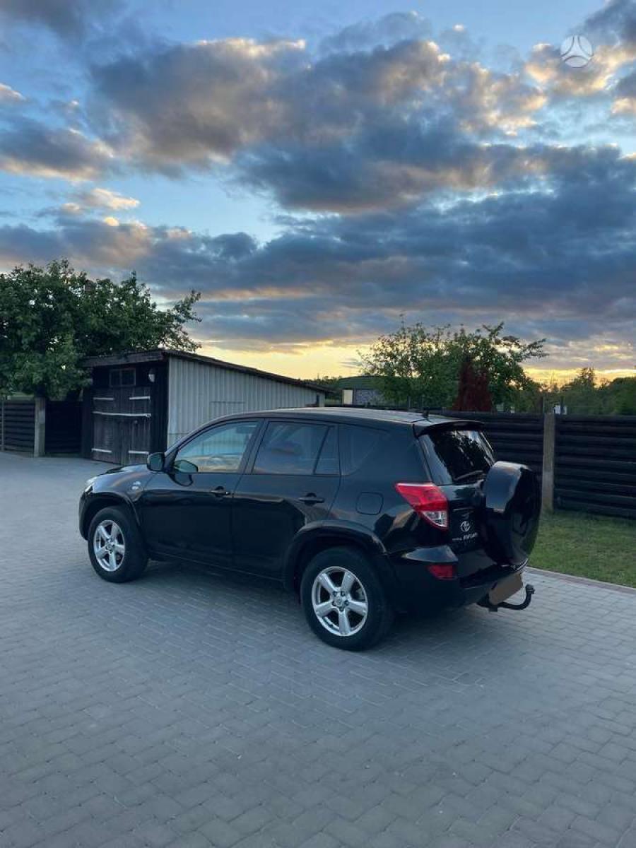 Melns Toyota RAV4 2006 Kėdainiai, ar dzinēja tilpumu 2.20 L un nobraukumu 200 tūkst. km par 4200 €, foto 12 vietnē AUTOMOTO.COM.LV