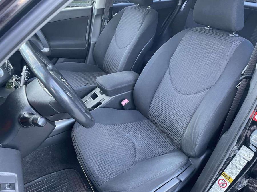 Melns Toyota RAV4 2006 Kėdainiai, ar dzinēja tilpumu 2.20 L un nobraukumu 200 tūkst. km par 4200 €, foto 16 vietnē AUTOMOTO.COM.LV