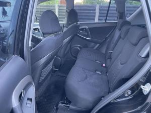 Melns Toyota RAV4 2006 Kėdainiai, ar dzinēja tilpumu 2.20 L un nobraukumu 200 tūkst. km par 4200 €, foto 18 vietnē AUTOMOTO.COM.LV