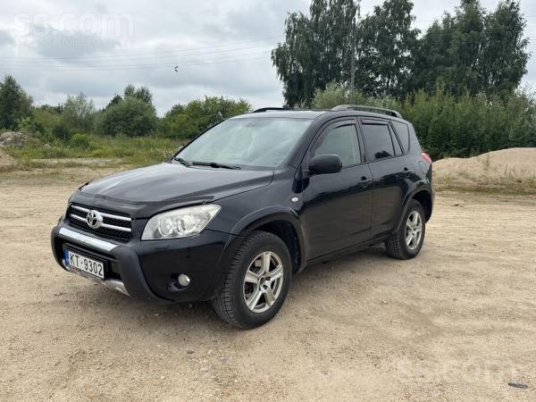 Melns Toyota RAV4 2006 Rīga, ar dzinēja tilpumu 2.20 L un nobraukumu 328 tūkst. km par 2200 €, foto 1 vietnē AUTOMOTO.COM.LV