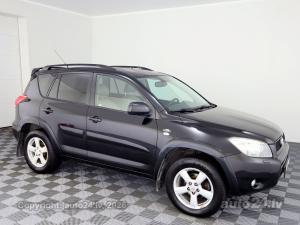 Melns Toyota RAV4 2006 Tallina, ar dzinēja tilpumu 2.20 L un nobraukumu 263 tūkst. km par 3399 €, foto  vietnē AUTOMOTO.COM.LV