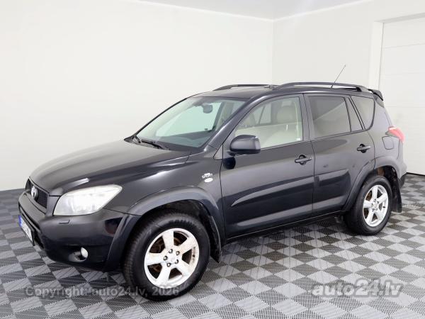 Black Toyota RAV4 2006 in Tallinn, with an engine capacity of 2.20 L and mileage of 263 thousand km for 3399 €, photo 3 on AUTOMOTO.COM.LV