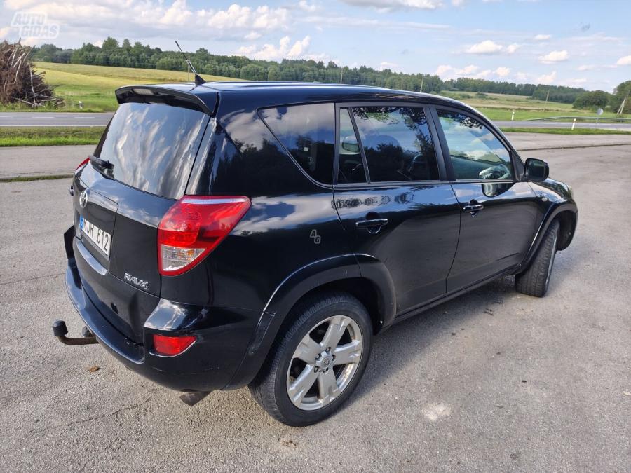 Melns Toyota RAV4 2006 Utena, ar dzinēja tilpumu 2.20 L un nobraukumu 300 tūkst. km par 2000 €, foto 6 vietnē AUTOMOTO.COM.LV