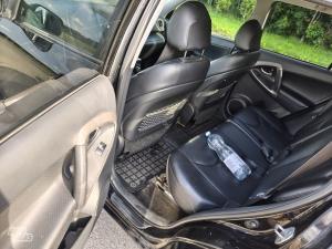 Melns Toyota RAV4 2006 Utena, ar dzinēja tilpumu 2.20 L un nobraukumu 300 tūkst. km par 2000 €, foto 11 vietnē AUTOMOTO.COM.LV