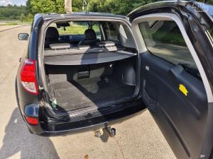 Melns Toyota RAV4 2006 Utena, ar dzinēja tilpumu 2.20 L un nobraukumu 300 tūkst. km par 2000 €, foto 12 vietnē AUTOMOTO.COM.LV