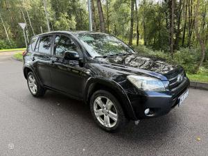 Тойота РАВ 4 2006 в Укмерге на AUTOMOTO.COM.LV Черный Тойота РАВ 4 2006 в Укмерге, объемом двигателя 2.20 л и пробегом 303 тыс. км за 2600 €, фото 1 на AUTOMOTO.COM.LV
