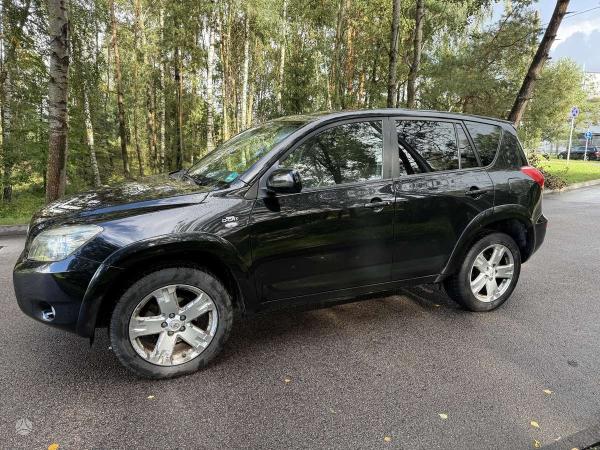 Melns Toyota RAV4 2006 Ukmergė, ar dzinēja tilpumu 2.20 L un nobraukumu 303 tūkst. km par 2600 €, foto 9 vietnē AUTOMOTO.COM.LV