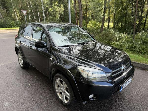Melns Toyota RAV4 2006 Ukmergė, ar dzinēja tilpumu 2.20 L un nobraukumu 303 tūkst. km par 2600 €, foto 10 vietnē AUTOMOTO.COM.LV