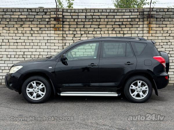 Черный Тойота РАВ 4 2006 в Таллин, объемом двигателя 2.00 л и пробегом 233 тыс. км за 5900 €, фото 7 на AUTOMOTO.COM.LV