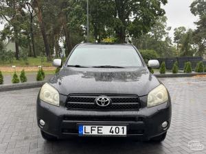 Melns Toyota RAV4 2006 Panevēža, ar dzinēja tilpumu 2.20 L un nobraukumu 276 tūkst. km par 3100 €, foto 3 vietnē AUTOMOTO.COM.LV