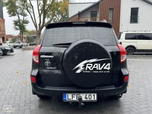 Melns Toyota RAV4 2006 Panevēža, ar dzinēja tilpumu 2.20 L un nobraukumu 276 tūkst. km par 3100 €, foto 9 vietnē AUTOMOTO.COM.LV