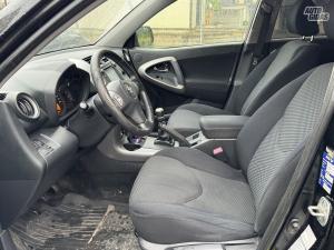 Melns Toyota RAV4 2006 Panevēža, ar dzinēja tilpumu 2.20 L un nobraukumu 276 tūkst. km par 3100 €, foto 11 vietnē AUTOMOTO.COM.LV