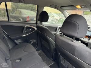 Melns Toyota RAV4 2006 Panevēža, ar dzinēja tilpumu 2.20 L un nobraukumu 276 tūkst. km par 3100 €, foto 15 vietnē AUTOMOTO.COM.LV