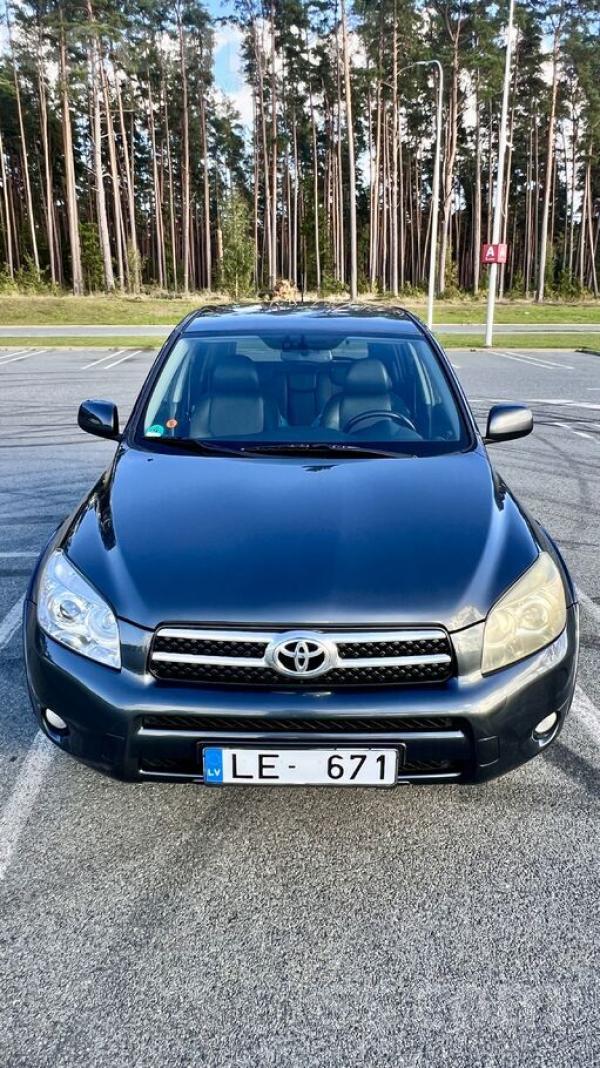 Тойота РАВ 4 2006 в Рига на AUTOMOTO.COM.LV Черный Тойота РАВ 4 2006 в Рига, объемом двигателя 2.20 л и пробегом 267 тыс. км за 3800 €, фото 1 на AUTOMOTO.COM.LV