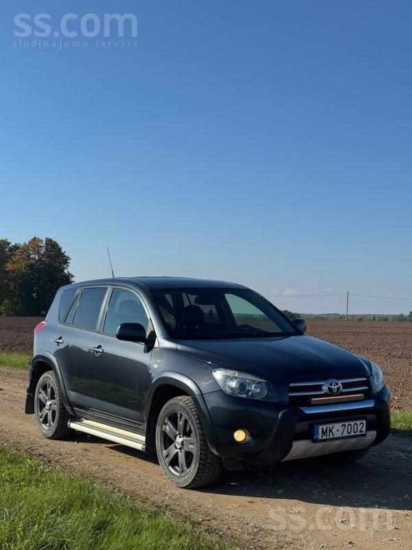 Toyota RAV4 2006 Saldus vietnÄ Melns Toyota RAV4 2006 Saldus, ar dzinÄja tilpumu 2.20 L un nobraukumu 340 tÅ«kst. km par 4700 ā¬, foto 1 vietnÄ AUTOMOTO.COM.LV