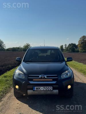 Melns Toyota RAV4 2006 Saldus, ar dzinēja tilpumu 2.20 L un nobraukumu 340 tūkst. km par 4700 €, foto 3 vietnē AUTOMOTO.COM.LV