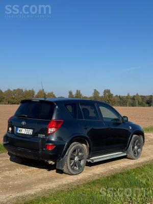 Melns Toyota RAV4 2006 Saldus, ar dzinēja tilpumu 2.20 L un nobraukumu 340 tūkst. km par 4700 €, foto 7 vietnē AUTOMOTO.COM.LV