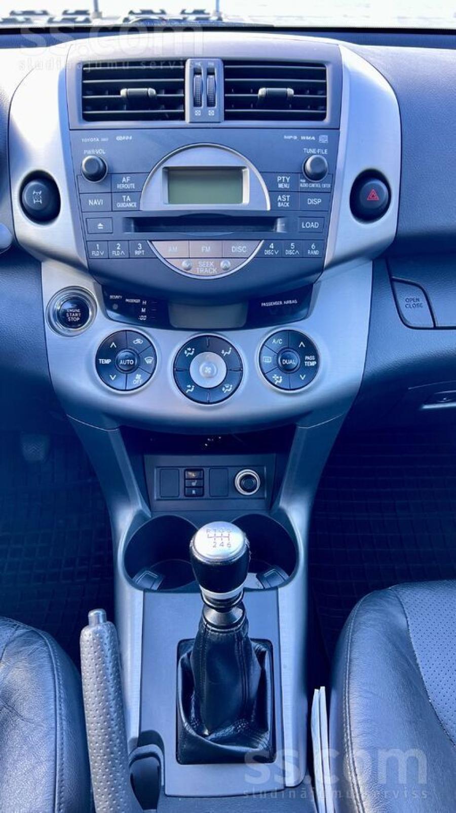 Melns Toyota RAV4 2006 Rīga, ar dzinēja tilpumu 2.20 L un nobraukumu 267 tūkst. km par 3600 €, foto 11 vietnē AUTOMOTO.COM.LV